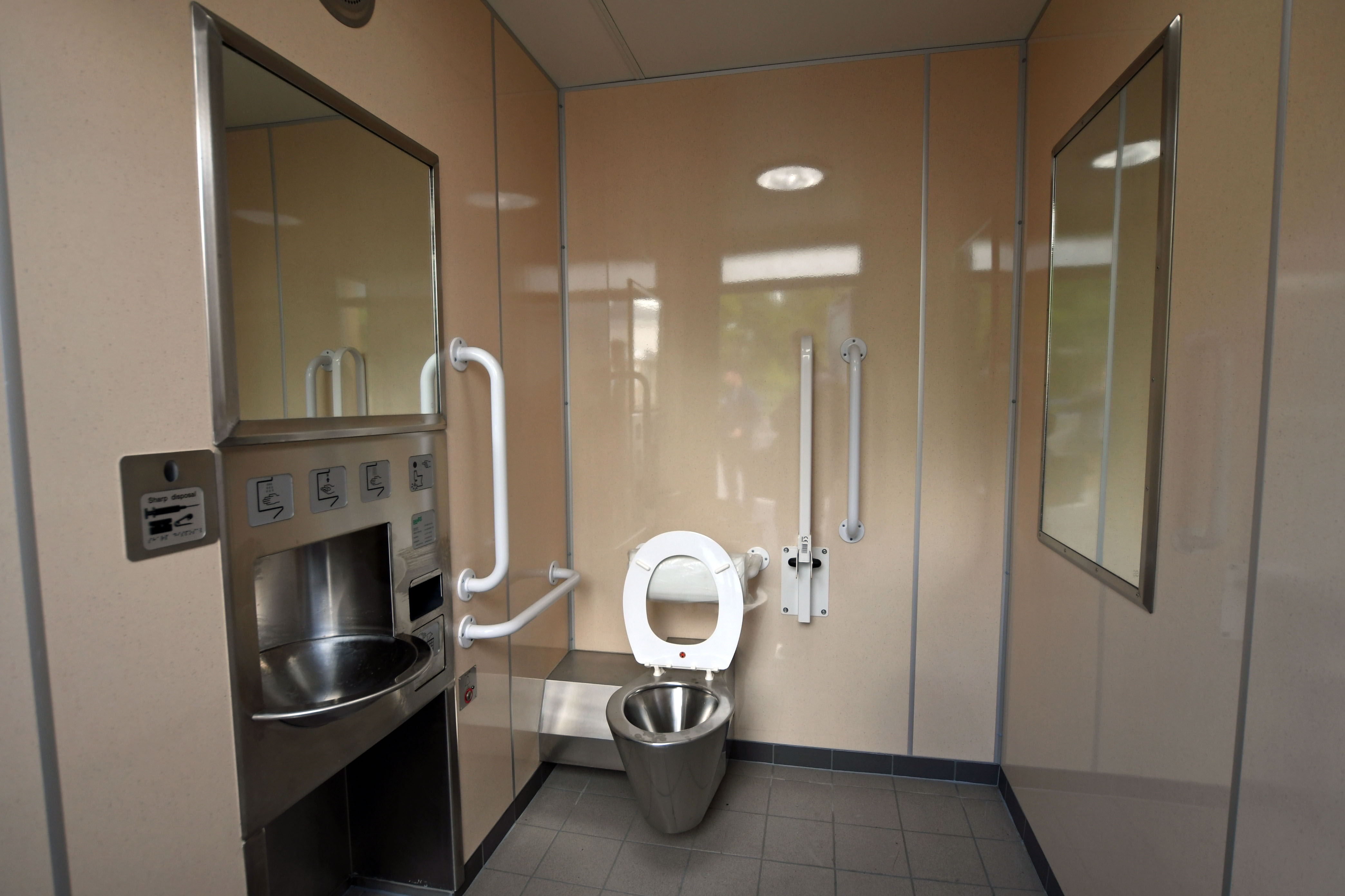 Strategaeth Toiledau Lleol - Cyngor Sir Benfro